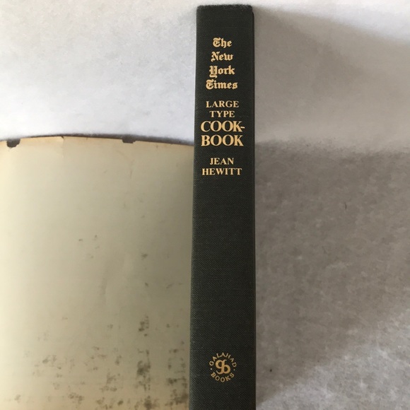 New York Times | Kitchen | 968 New York Times Cookbook Large Type Hardback | Poshmark